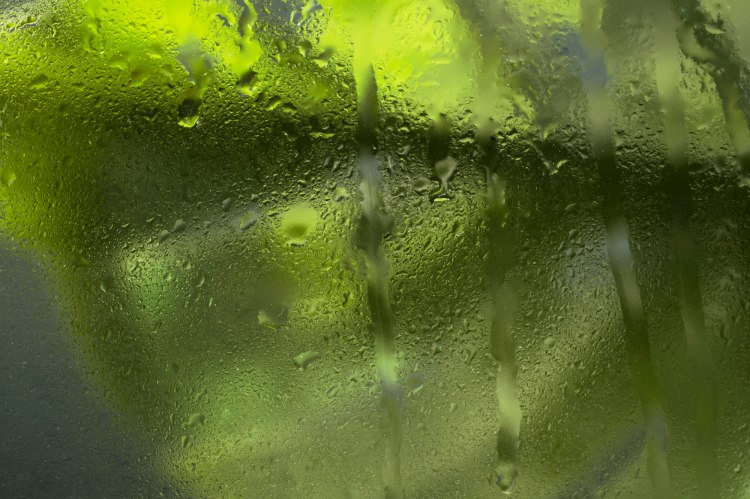 The Science Behind Freezing Drizzle - BelowClouds.com