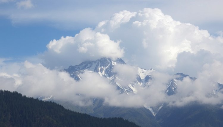 How Orographic Lift Creates Clouds Over Mountains - BelowClouds.com