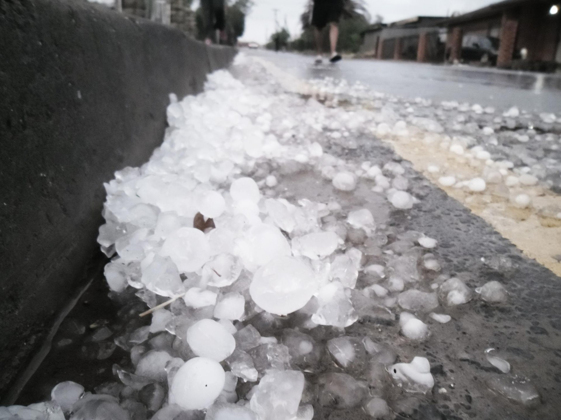 How Hailstones Grow So Large - BelowClouds.com