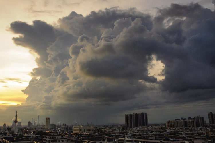 What Causes a Sudden Temperature Drop - BelowClouds.com