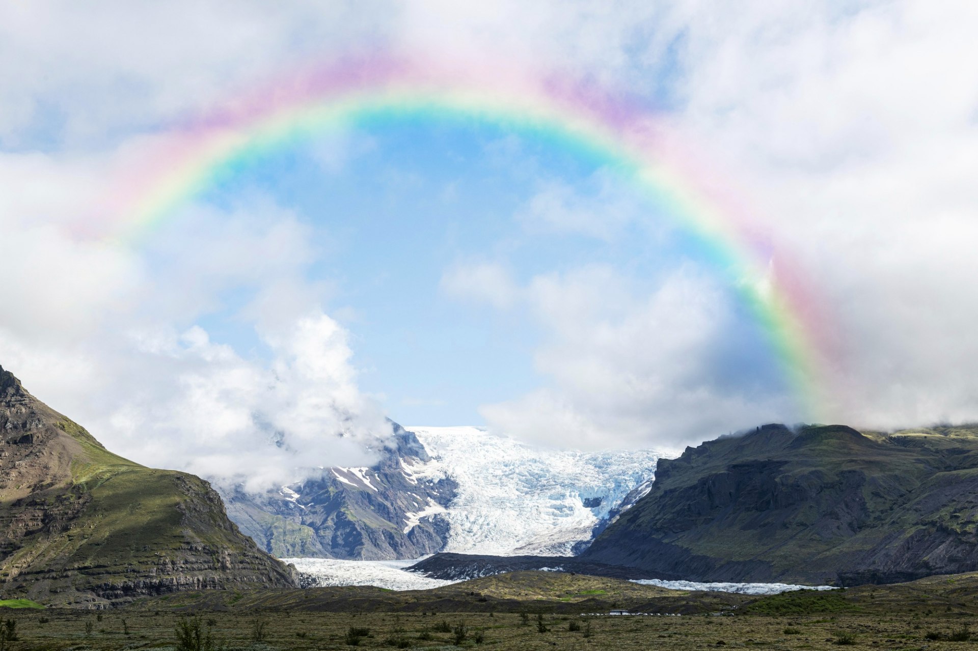 What Makes a Rainbow Full Circle and How to See One - BelowClouds.com