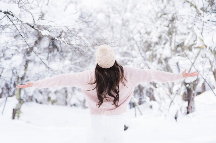 Why Winter Air Feels Dry and How It Affects Your Body - BelowClouds.com