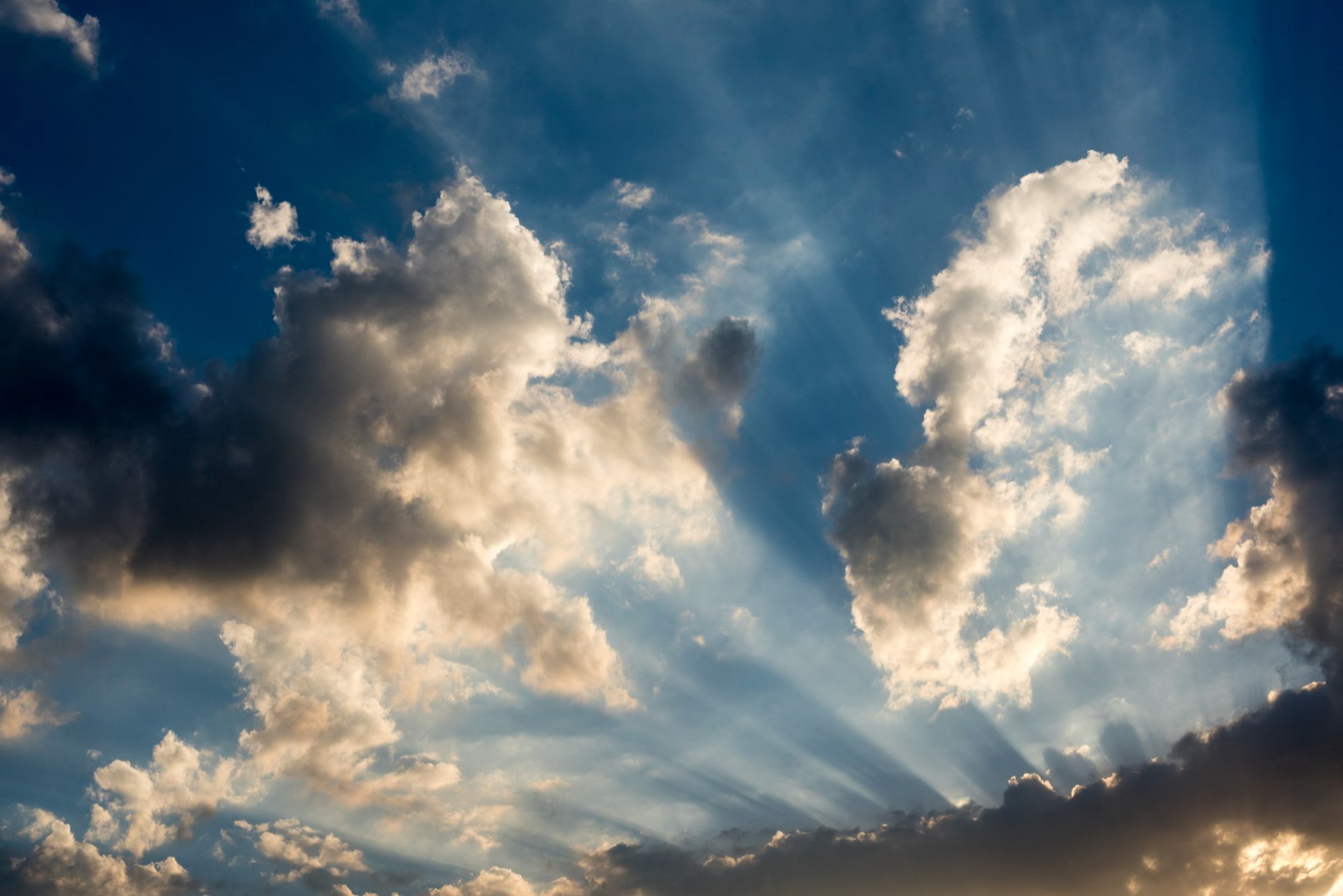 How Subtle Changes in Sunlight Affect Clouds and Winds - BelowClouds.com