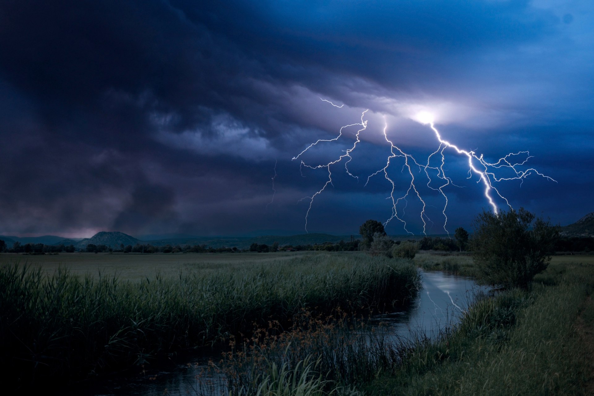 The Science of Why Thunderstorms Feel Like Nature’s Therapy Sessions ...